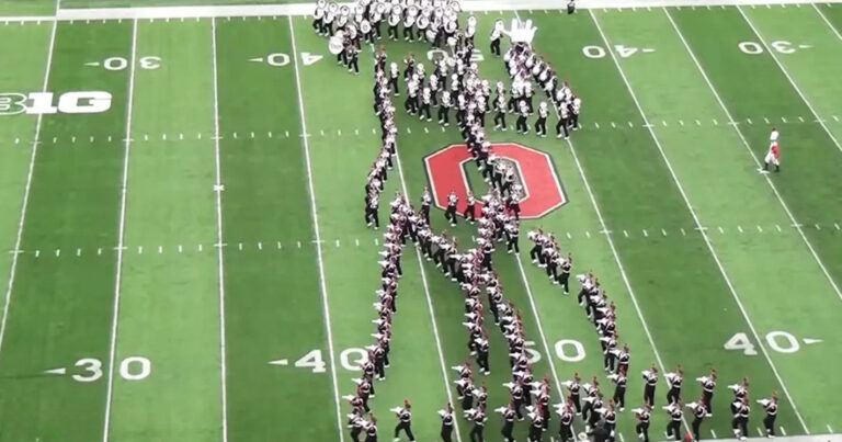 (VIDEO)Marching Band’s “Moon Walk” Is The Coolest Thing You’ll Come ...